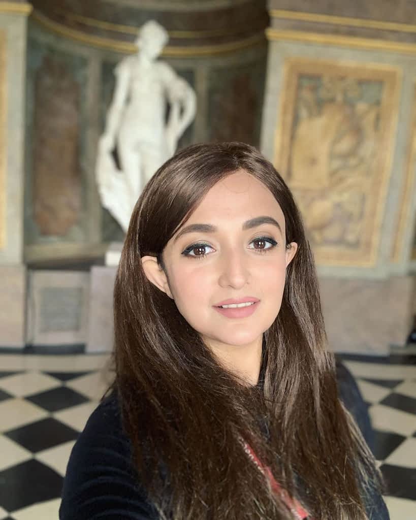 Monali Thakur Celebrates 3 Years Of Marital Bliss – Rangblaze